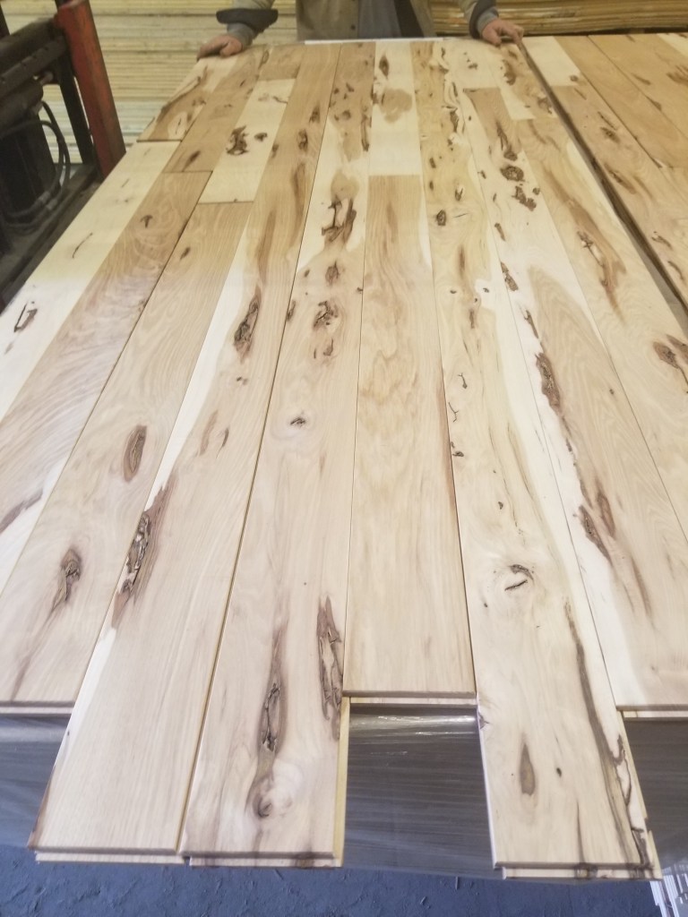 BARK INCLUSION HICKORY | Green River Lumber