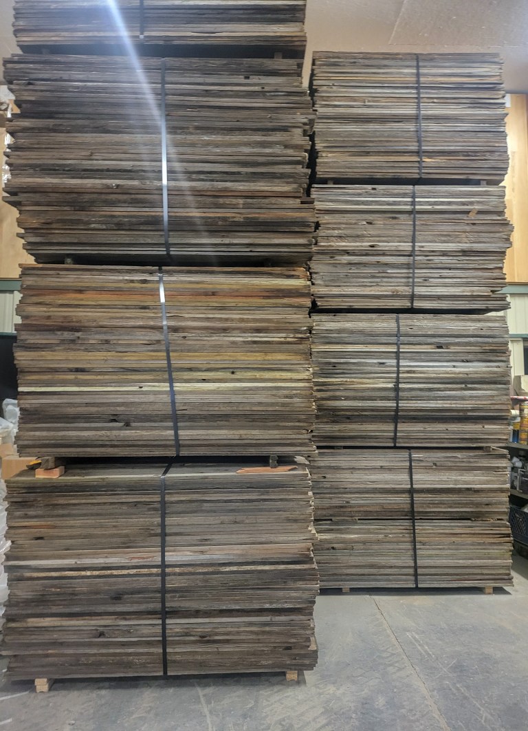 NEW TRUCKLOAD OF BEAUTIFUL RECLAIMED REDWOOD JUST IN! | Green River Lumber